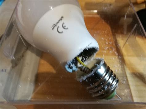 LED Energie LED Bulb Teardown