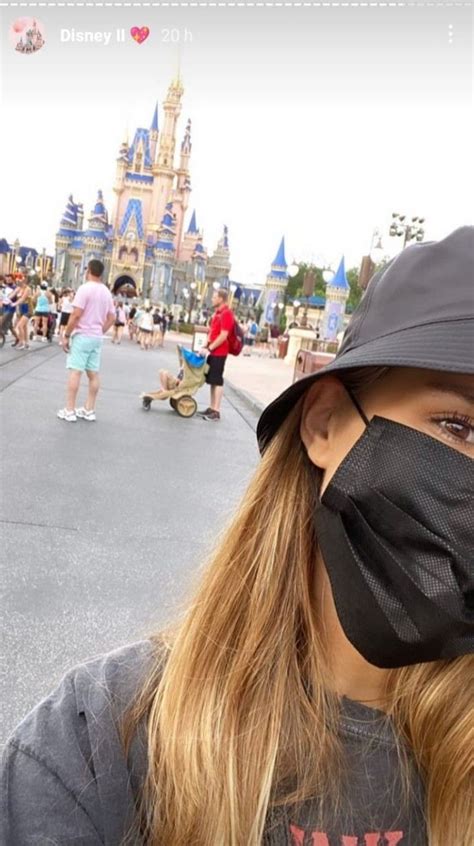Mica Tinelli viajó a Disney con su novio Lisandro López Caras