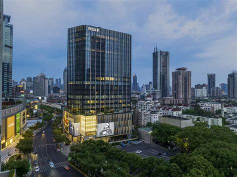 停下脚步找到解压的全新方式在JC PLAZA ROBBi的宇宙剧场里来一场星际之旅