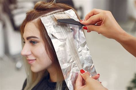 Tren Warna Rambut Mulai Dari Warna Brunette Yang Effortless Hingga Digital Lavender Stylo