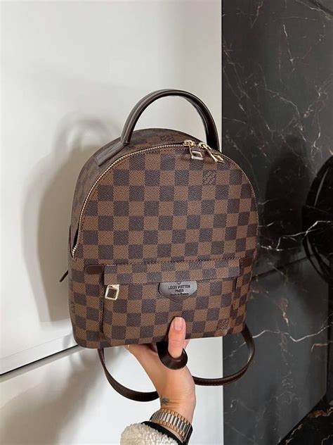 Рюкзак в стиле Louis Vuitton — цена 1750 грн в каталоге Рюкзаки Купить аксессуары по доступной