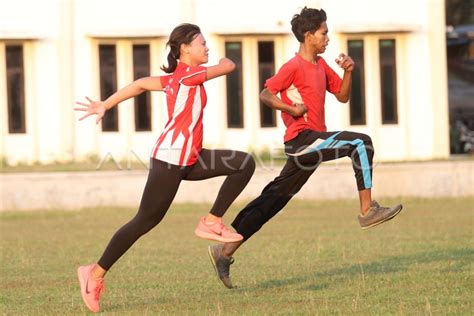 Latihan Atlet Paralimpik Jatim Antara Foto