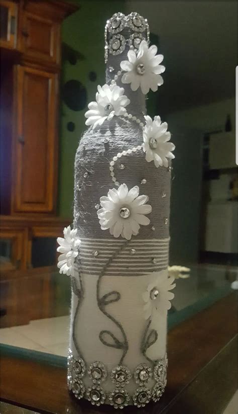 Pin By My Info On Botellas De Vidrio Decoradas Bottle Crafts Glass Bottle Crafts Diy Glass