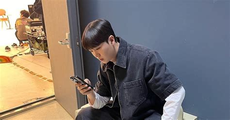 송민준 봄날에 함께 도서관을 거닐고 싶은 남자 트로트 가수 1위임영웅 2위 Ten차트