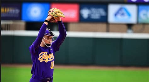 Lsu Softball No 4 Tigers Down Minnesota In Five Inning Run Rule