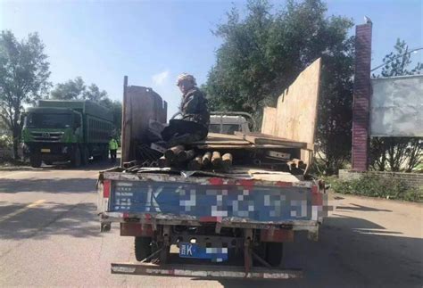 清徐：一货车被当场查住违法危害乘客