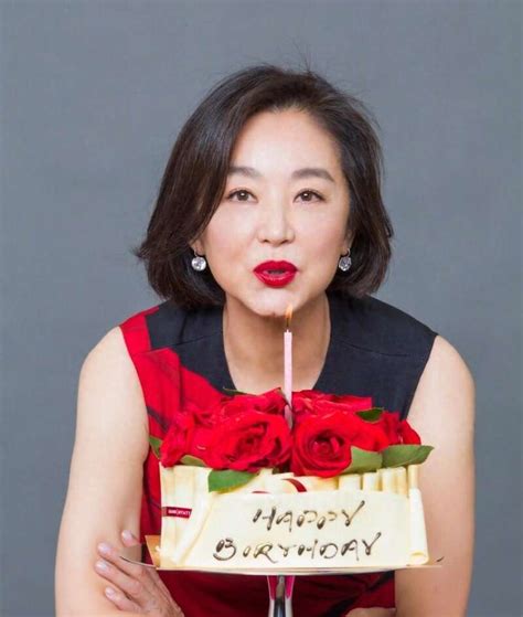 林青霞泳装照出土，简直是男人的血光之灾 八阕