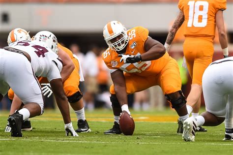 SEC Network Analyst Cole Cubelic Ranks Tennessee Vols Brandon Kennedy Among Best Centers in ...