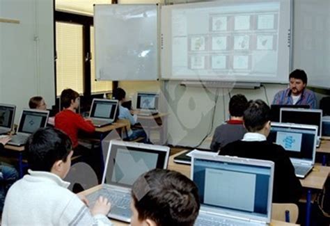 Публикуваха линкове за електронно четимите учебници от първи до седми клас