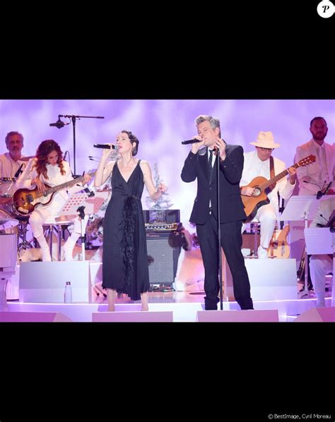 Élodie Frégé Sublime En Robe Fendue Et Bustier Louane Sur Son 31