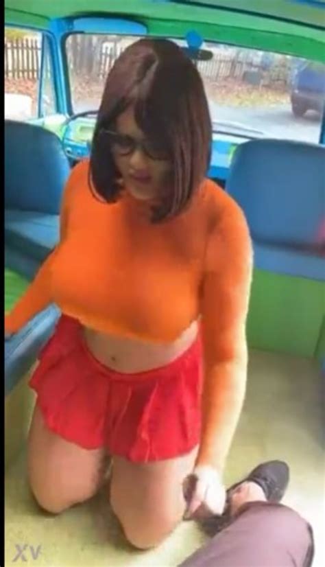 Whats The Name Of This Pornstar Cosplaying As Velma 1701863