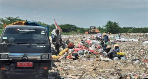 Pengelolaan Sampah Di Madiun Buruk Warga Membuang Ke Sungai