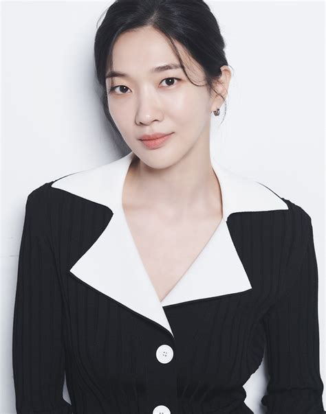 Rising Star Jeong Yunha Captivates In Exhuma Discover Latest K Pop