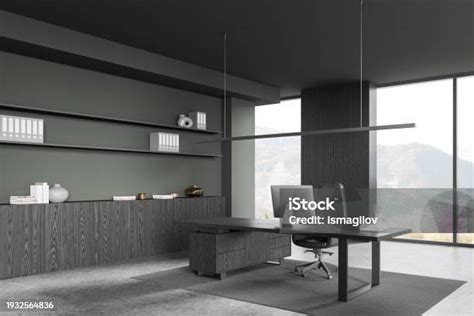창문 근처에 Ceo 작업 공간이 있는 회색 사무실 인테리어 Pc 모니터 및 찬장 0명에 대한 스톡 사진 및 기타 이미지 0명 3차원 형태 가구 Istock