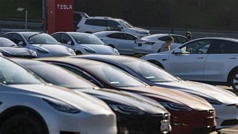 Tesla Deliveries Miss Estimates In Q3 Slowed By Supply Chain Snarls
