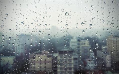 Капли воды на стекле окна после дождя · бесплатная фотография от Uaha