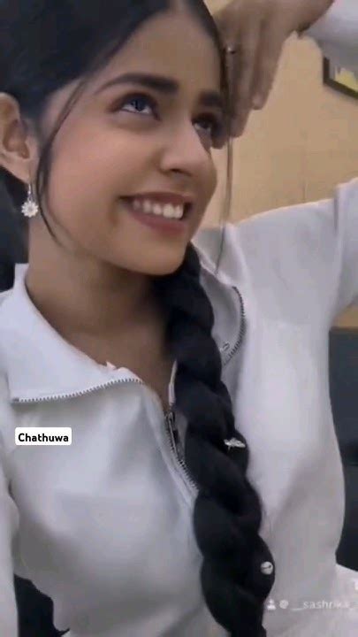 Sashrika Semini 👉 සුදු පාට අදින්න ආස ළමයි Hi කියන්න 😑😘 Dance Trending Viral Tiktok Shorts