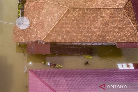 Ratusan Rumah Terendam Banjir Luapan Sungai Batanghari ANTARA News
