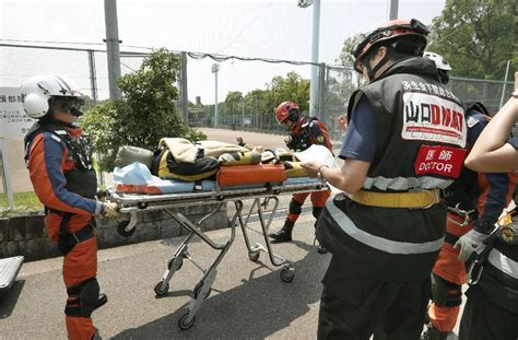 南海トラフ地震で医療訓練 津波浸水のボート搬送も 読んで見フォト 産経フォト