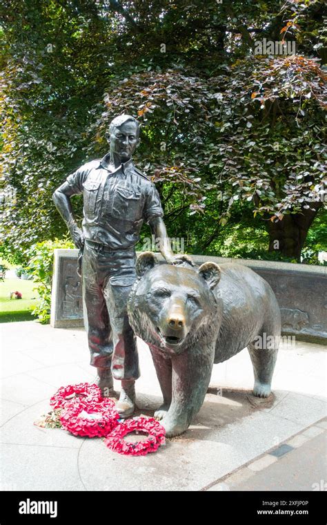 Statue Of Wojtek Soldier Bear At West Princes Street Gardens