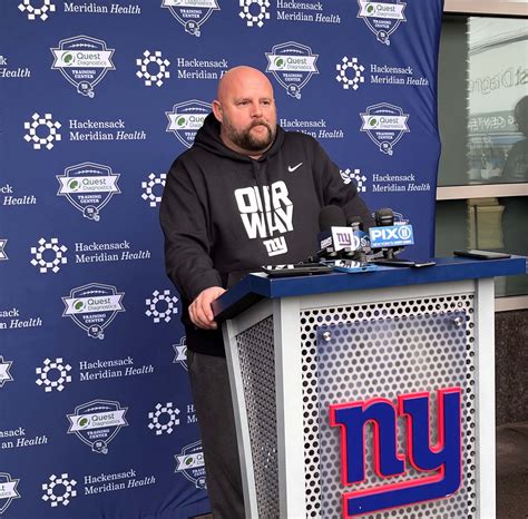 Giants Neal Sidelined Concussion Protocol Challenges Ol