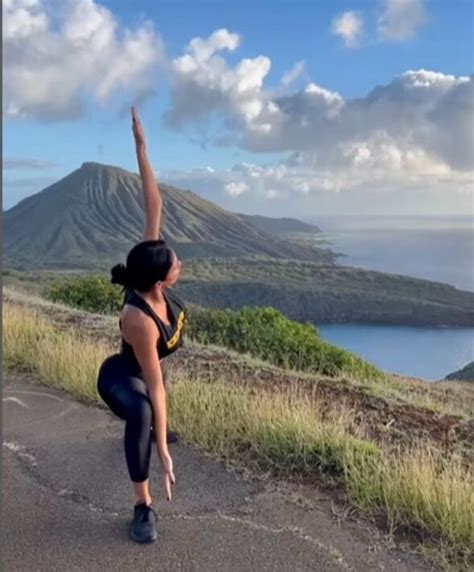 Nicole Scherzinger 44 Abandons Baggy Hoodie As She Strips Down To