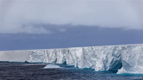 Ang Pinakamalaking Iceberg Sa Mundo Ang A23a Ay Dumadaloy Patungo Sa
