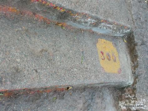 Climbing Chamundi Hills A Flight Of 1008 Steps Happiest Ladies