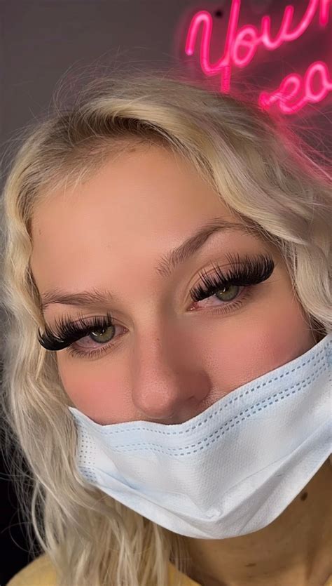 Community Highlights Meet Emma Swenson Of Butterflyyblinx Voyage Atl Magazine Atl City Guide