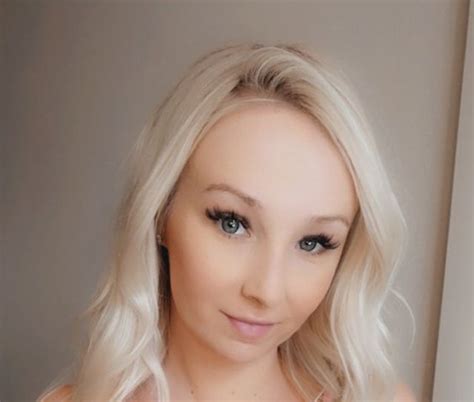 Girls In Lingerie Pics