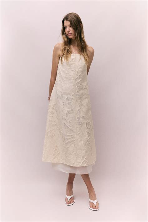 Рокля тип бандо от жакардова тъкана материя Кремав ЖЕНИ Handm Bg