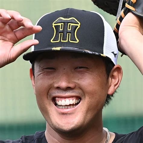 「嬉しくても笑顔になれませんでした笑」阪神・髙濱祐仁が日本ハム時代の旧友と再会 ファン「笑顔よりいろんな気持ちを感じます」：「おっ！」で