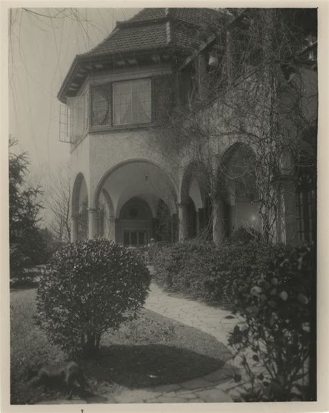 五集纪录片《邬达克》：打捞一个异乡建筑师的上海足迹