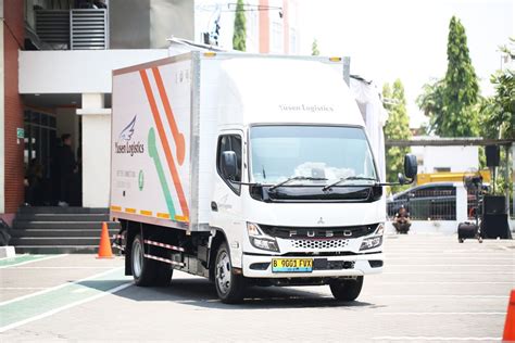 KTB Dan Yusen Logistics Resmikan Operasional Truk Listrik Fuso ECanter