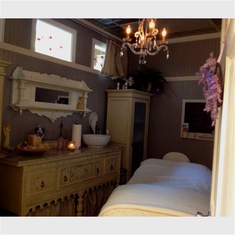 Lynn Marie Skin Care At Salon L Esthetics Room Massage Room Decor