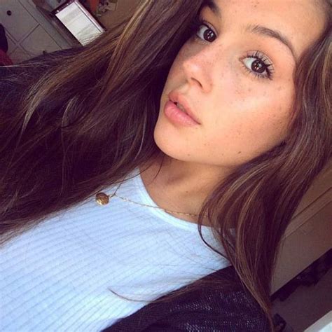 Beautiful Girls Make The World Go Around 52 Pics