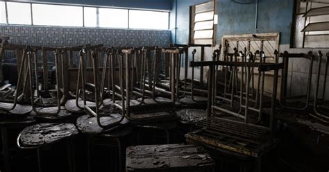 Escolas Atingidas Pela Enchente Receberão Nova Remessa De Móveis Em