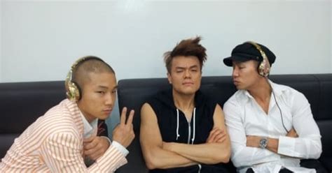 마이티마우스 박진영 옆에서 박진영 헤드폰 쓰고 필 충만