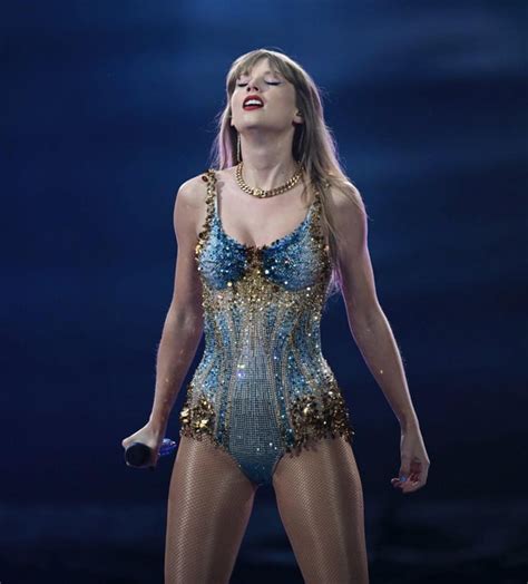 Taylor Swift Makes Me Cum Uncontrollably Such A Goddess 💦 R