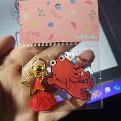 Red Guy Dont Hug Me Im Scared Dhmis Glitter Keychain Acrylic And
