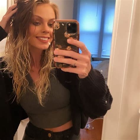 Amelia2418 • Threads Say More