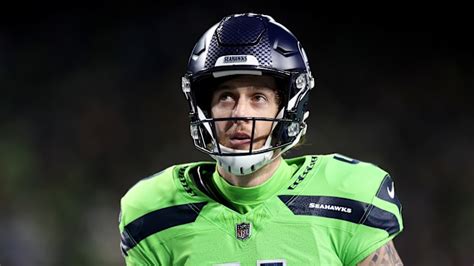 Seahawks Should Prioritize These 3 Key Extensions After Locking In