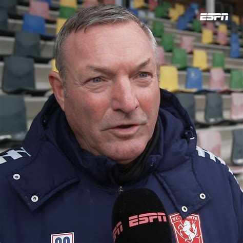 Jans Neemt Carnaval Vierende Spelers In Bescherming Zit Bij Sommigen In Het Bloed Ron Jans