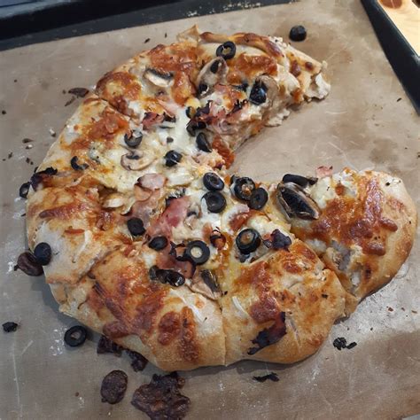 우리밀빵꿈터 건강담은 모닝피자 모두 아침 식사 꼭 하셔요 우리밀빵꿈터건강담은 범계빵집