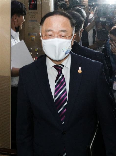 속보 홍남기 부동산 대책 발표로 서울 가격 상승세 둔화 등 성과 머니s