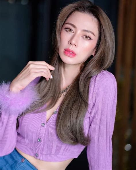 ป๋อ ณัฐวุฒิ โพสต์รูป เอ๋ พรทิพย์ แอ่นสะโพกสวย แซ่บจนต้องถามใส่กางเกงไหม