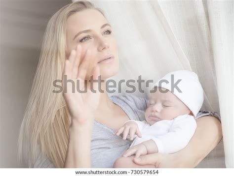Стоковая фотография 730579654 Portrait Nice Gentle Mommy Sleeping