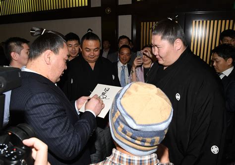 【2月のナイスショット】 元横綱日馬富士、 引退後初めて国技館へ Bbmスポーツ ベースボール･マガジン社