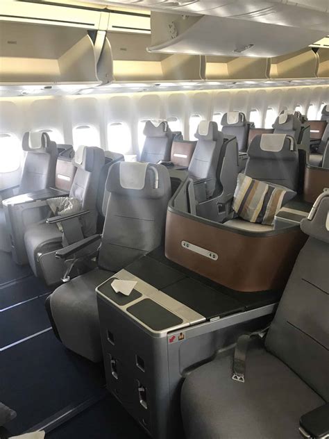 Lufthansa First Class Review 747 800 First Class Terminal Fra Ewr