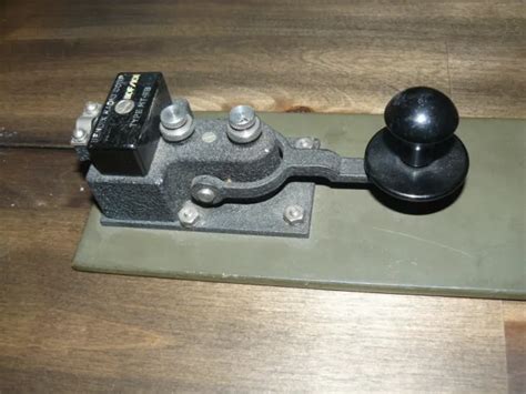 Bendix Radio Navy Flameproof Morse Code Key Mt 11b Wwii Mounted Vtg
